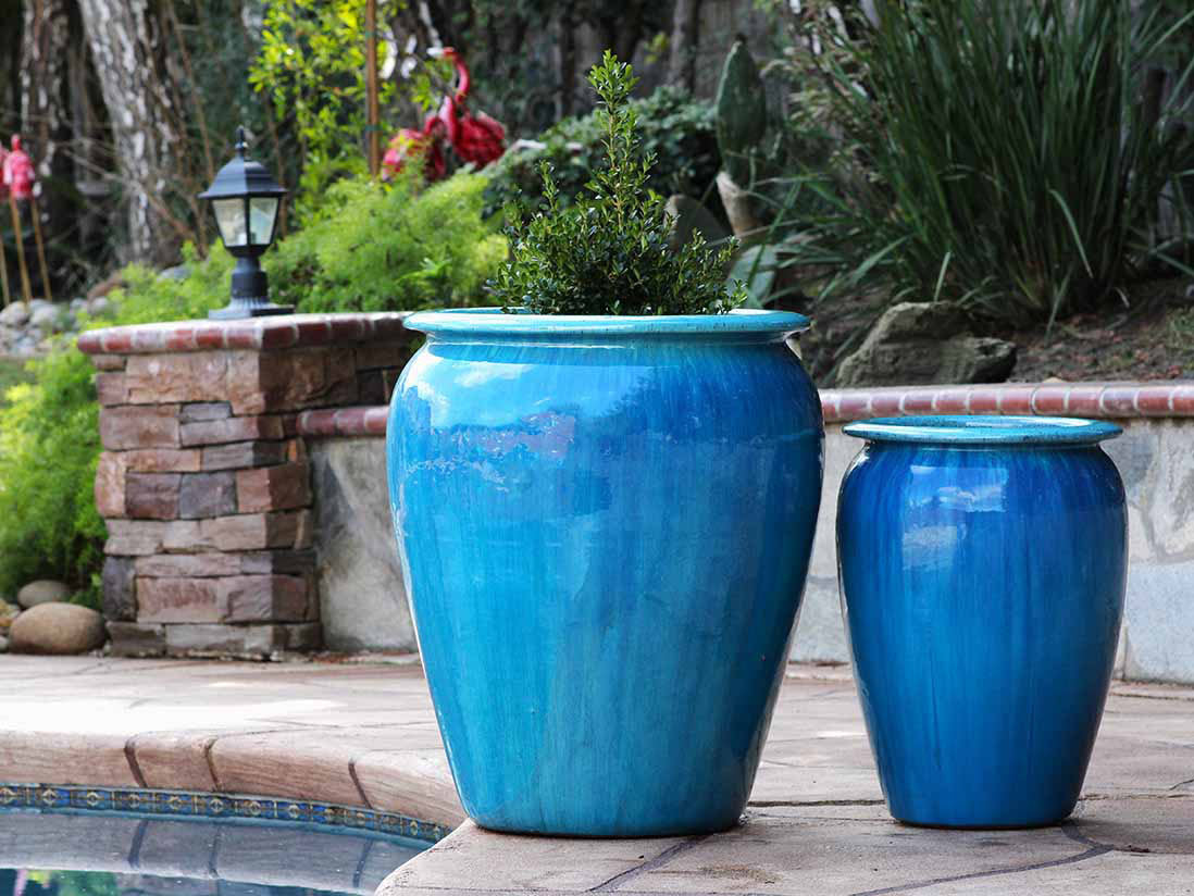 Urn Smooth Finished - Set of 2 – Pottery & Beyond